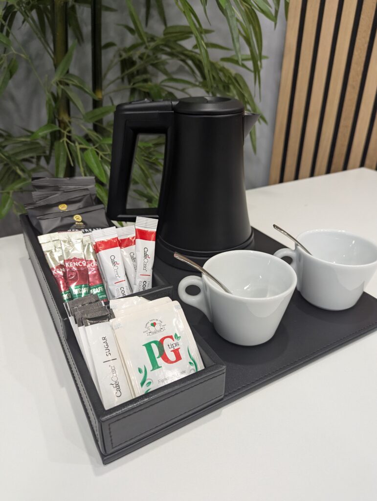 5 x Snap Hospitality Trays With Biscuits - Hotel Beverage Trays